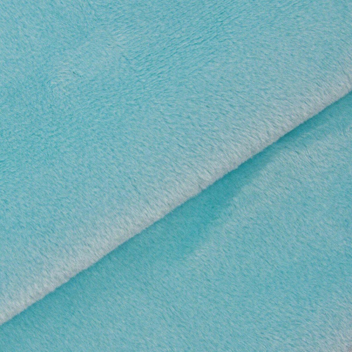 Плюш "PEPPY" PEV 48 x 48 см 273 г/кв. м ± 5 100% полиэстер 25 сине-зеленый/blue green