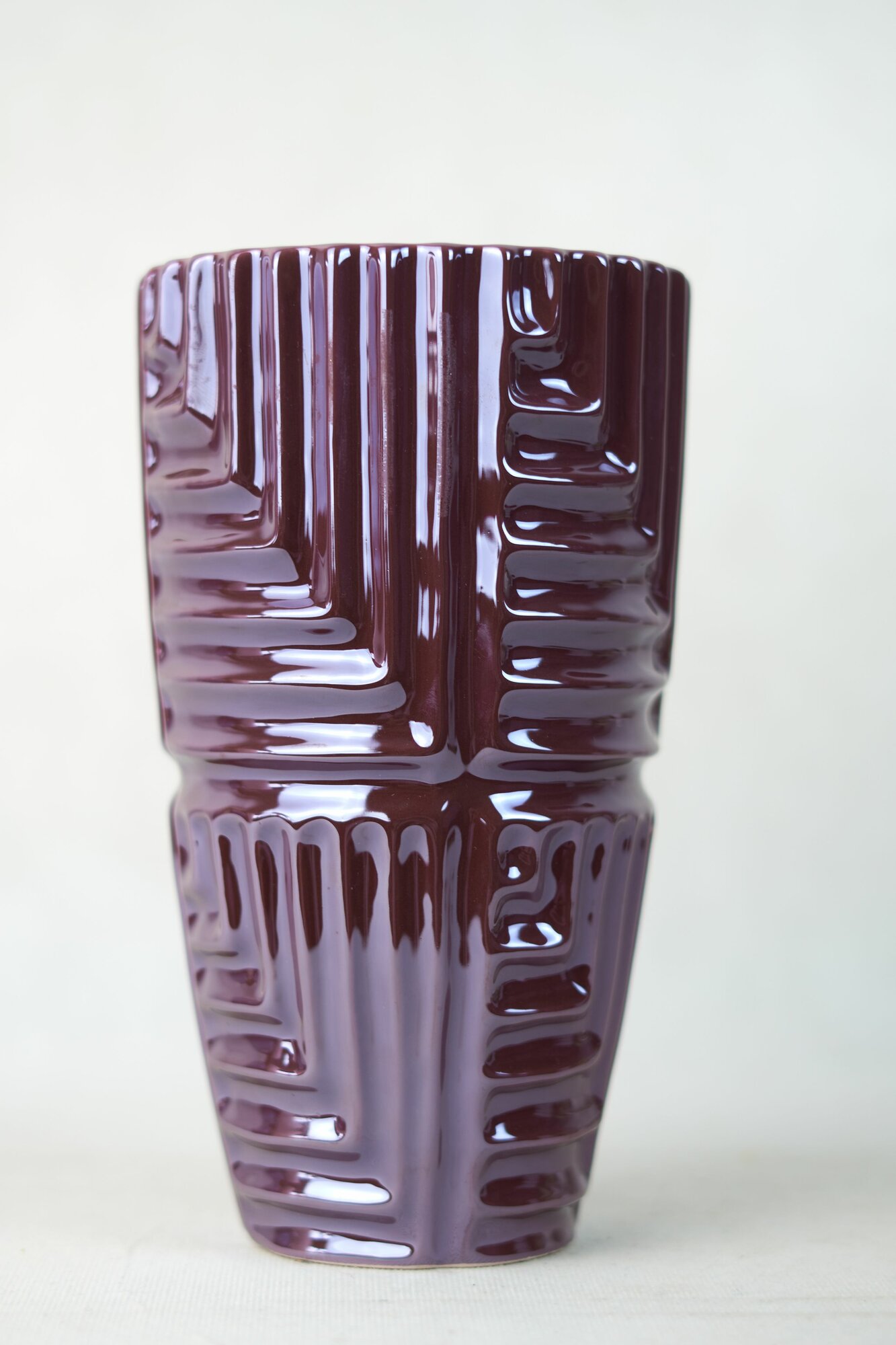 Ваза Каир, высота 22 см, бордовая Country Artists