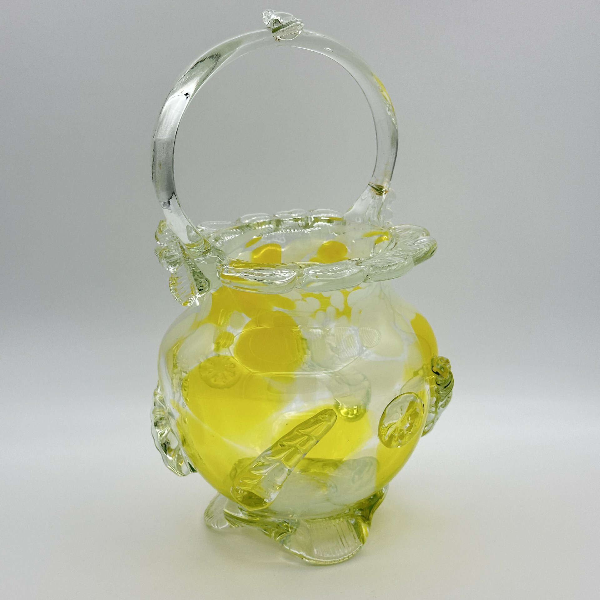 Конфетница в виде корзинки, стекло, гутная техника, налепы, СССР, 1970-1980 гг.