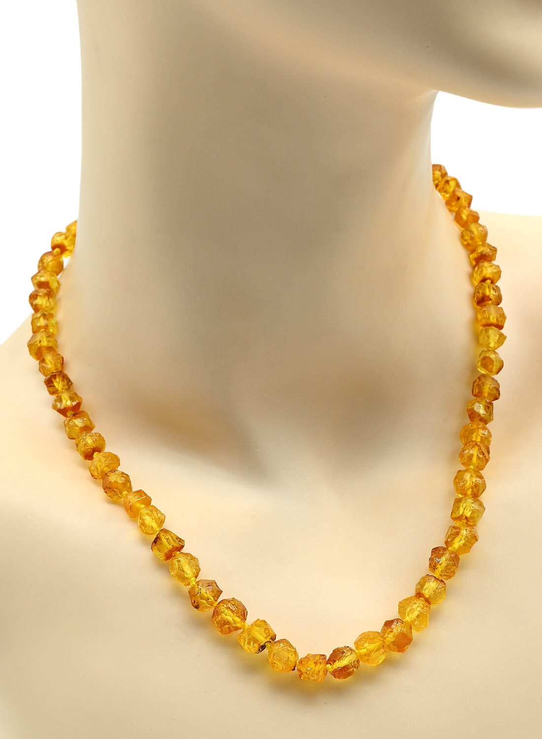 Бусы, янтарь