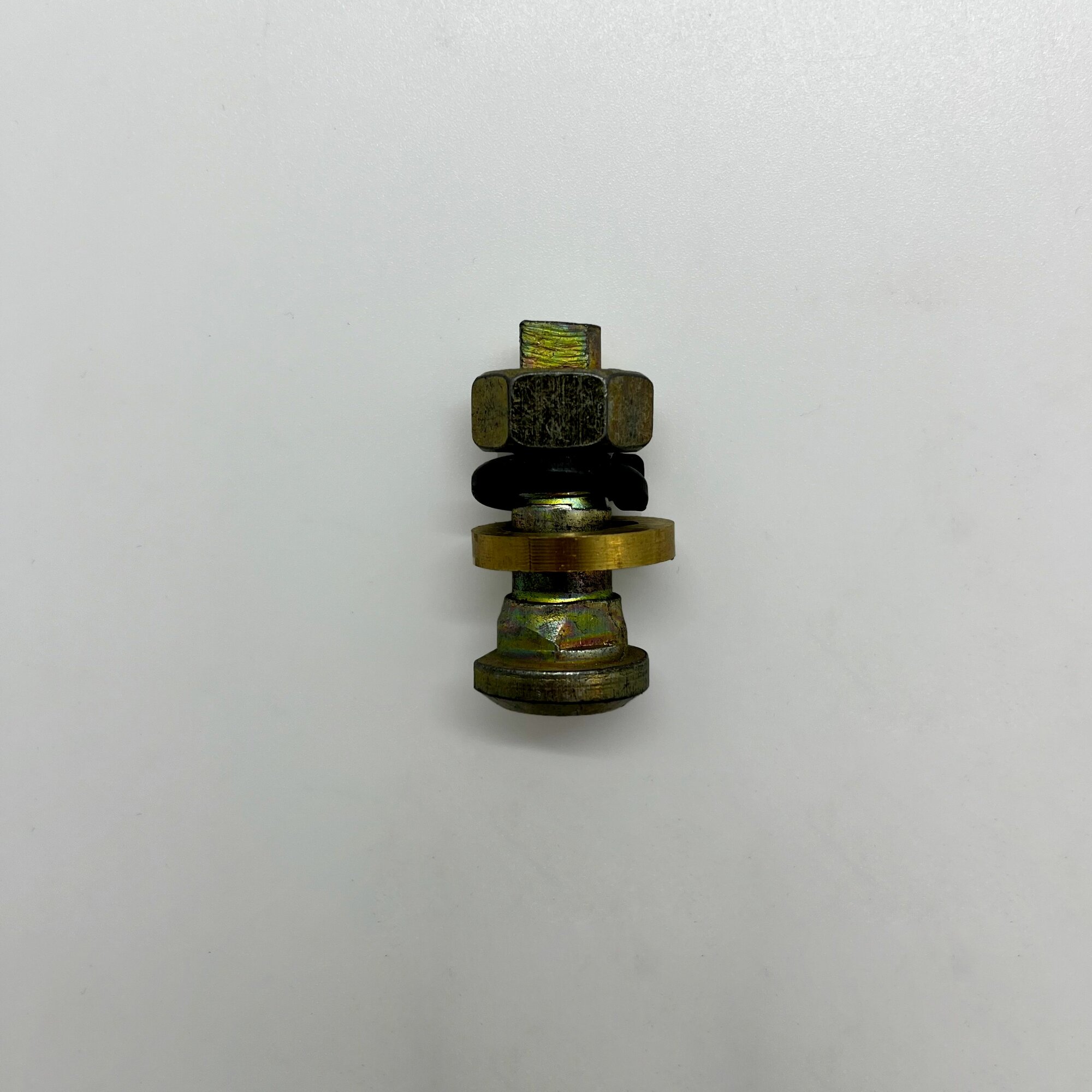 Болт с эксцентриком тормозных колодок Волга задний в сборе