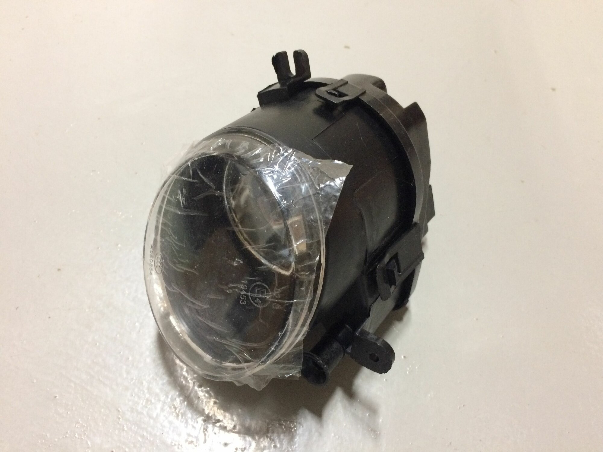 Фара противотуманная левая Fora (A21-3732010)