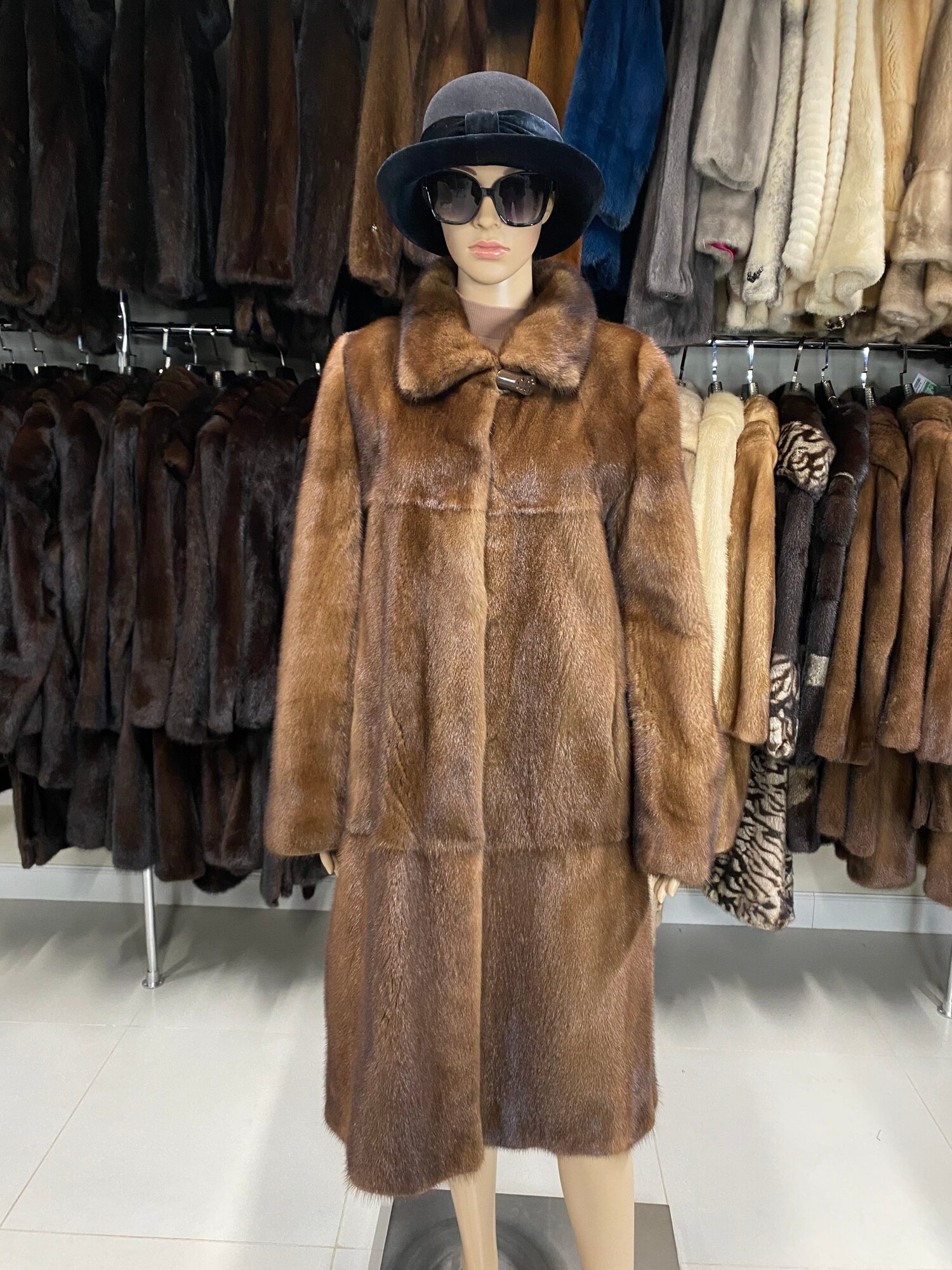 Шуба. Стильная. Норка. Орех 44-46 р.