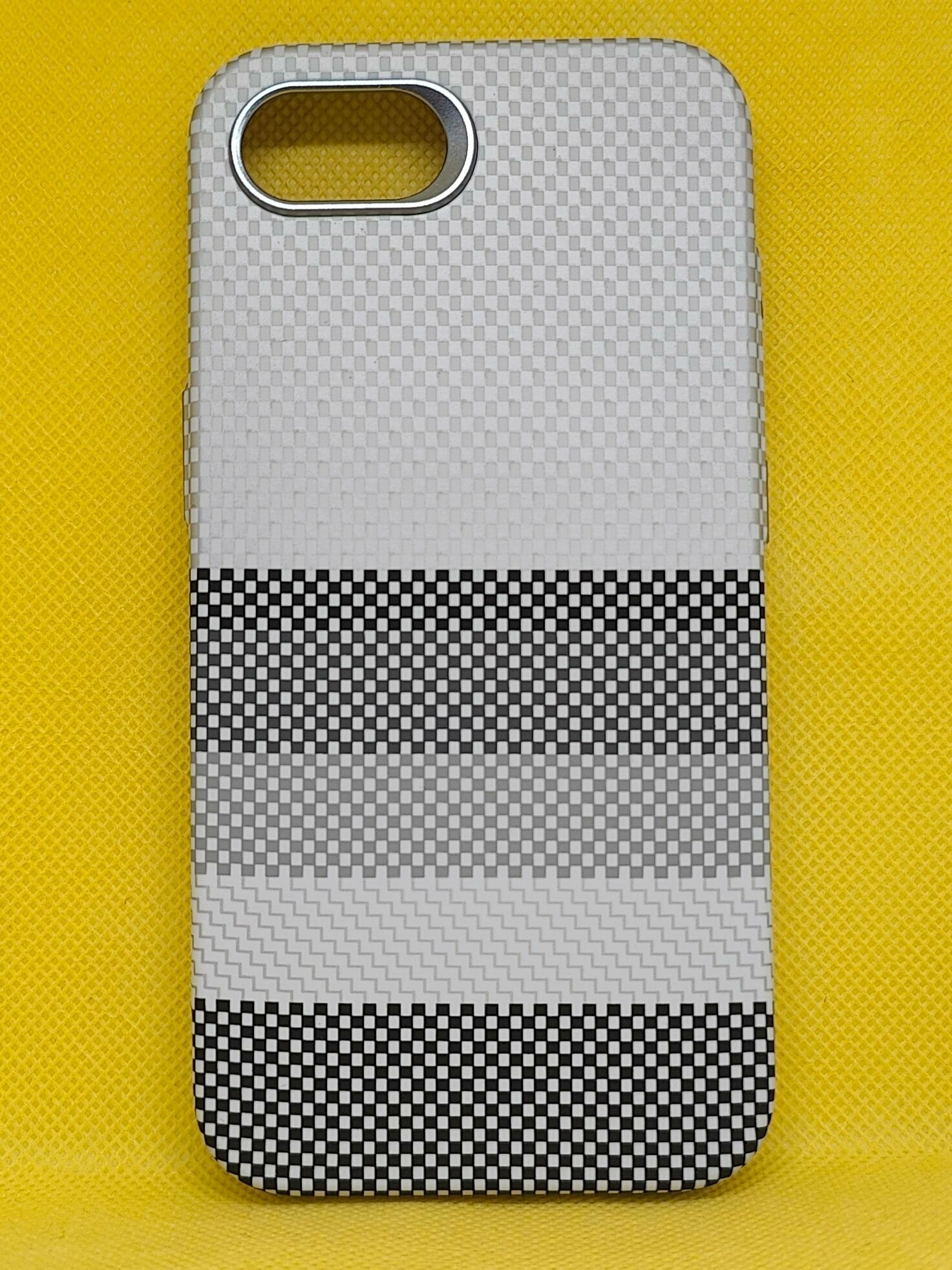 Чехол матовый под карбон Luxo для iPhone 16e с поддержкой магсейф Light Grey / накладка для смартфона, айфона рисунок кевлар /светло серый