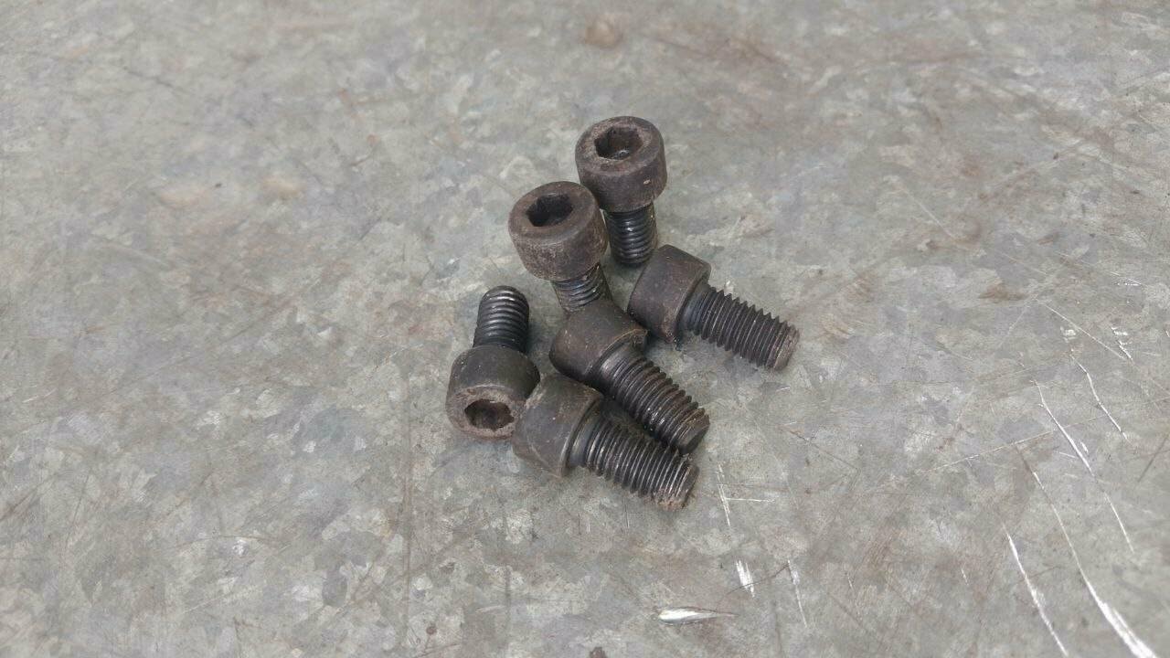 Болт корзины сцепления Peugeot 307 2005