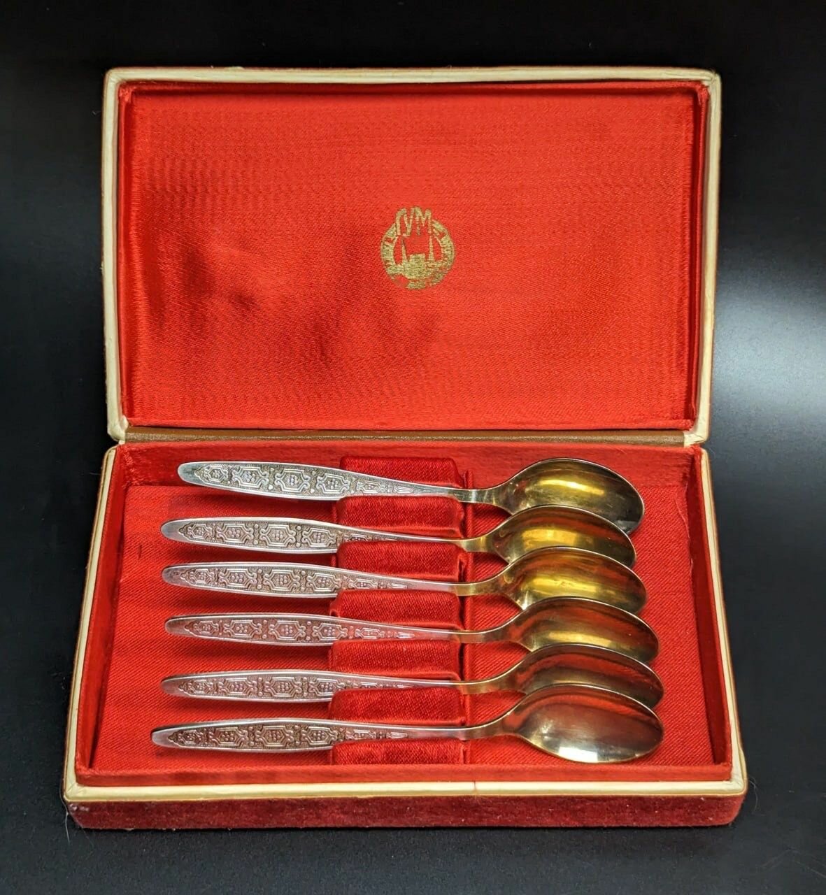 Набор чайных ложек с геометрическим узором на 6 персон в футляре, МНЦ, Кольчугинский завод цветных металлов, СССР, 1960-1990 гг.