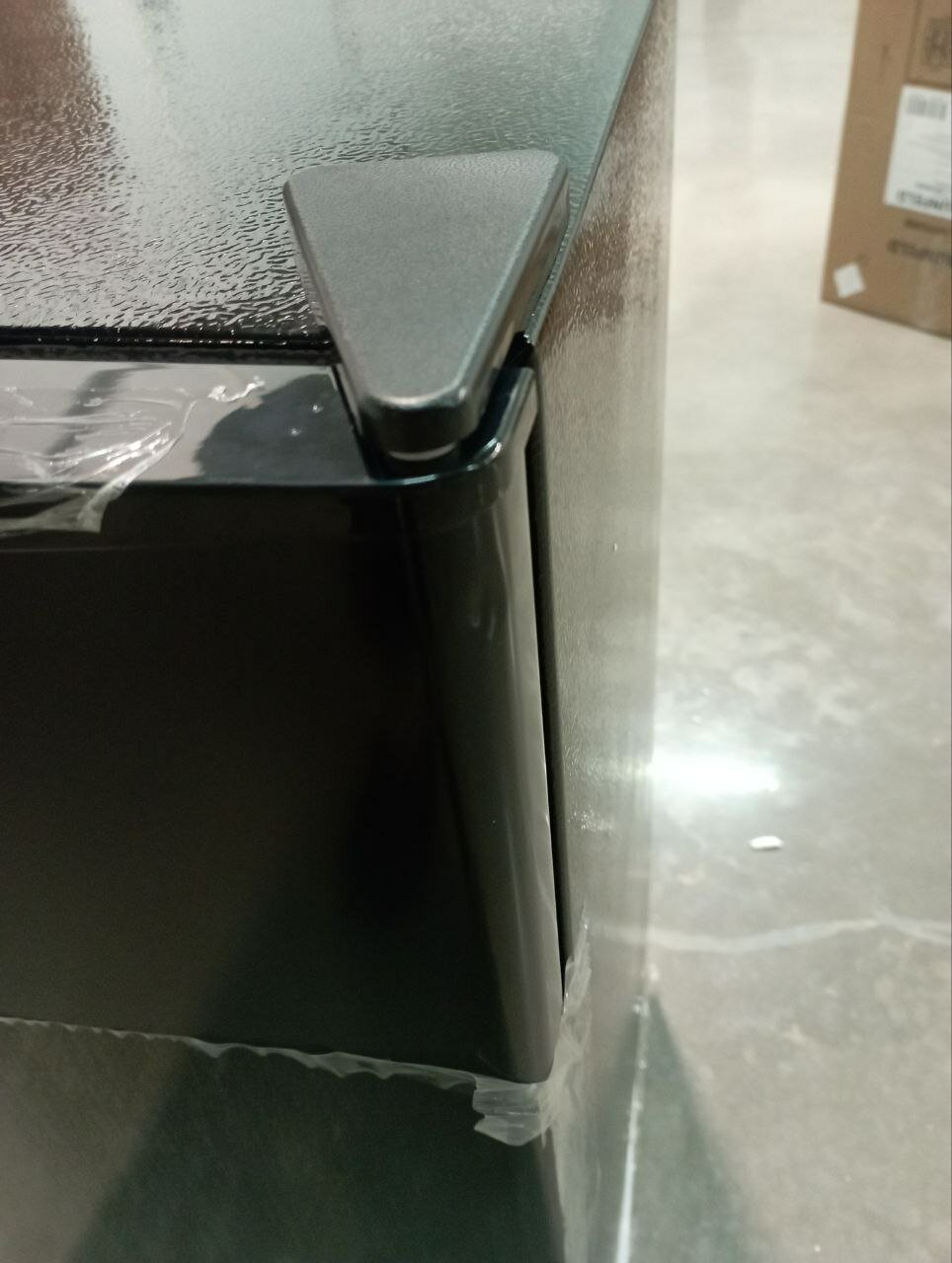 Холодильник MAUNFELD MFF83RB