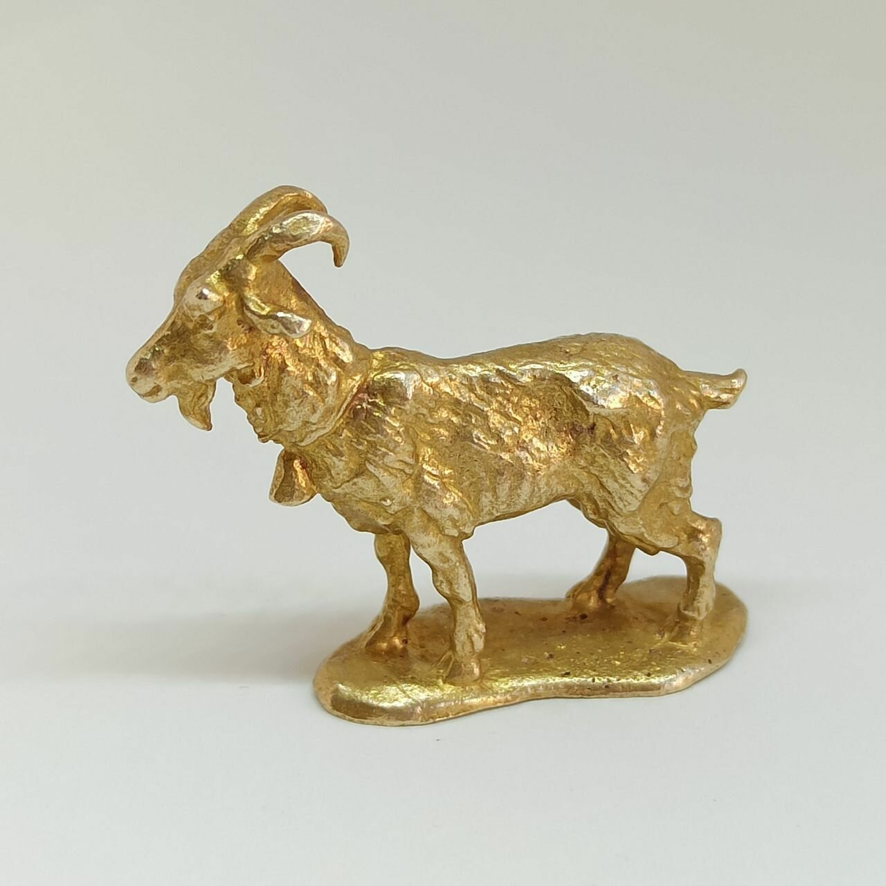 Статуэтка "Коза с колокольчиком" латунь