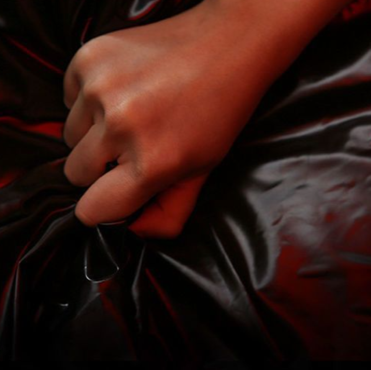 "Непромокайка" - непромокаемая простыня для секса