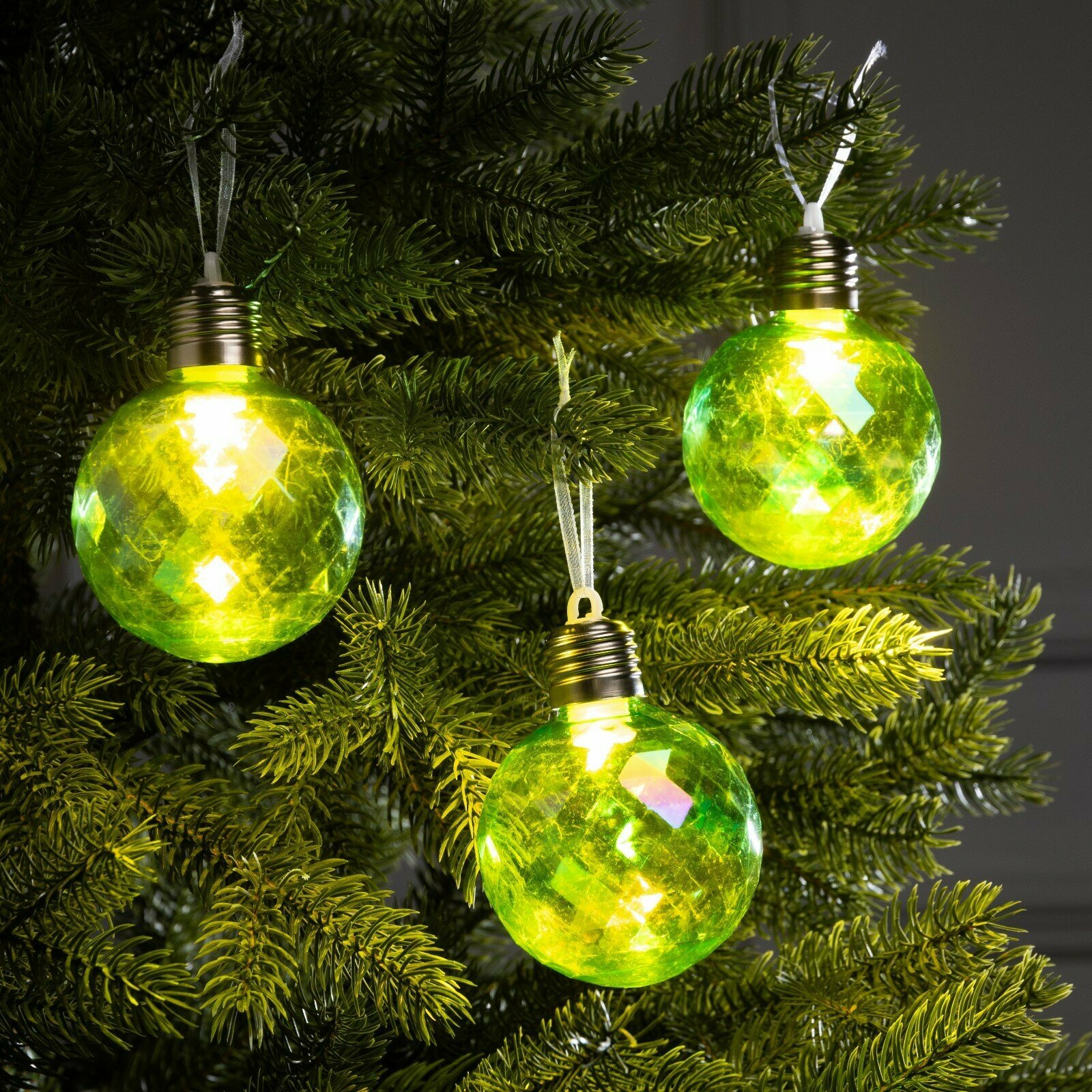 Набор елочных шаров "Акценты зеленого", d=7 см, 3 LED, 3 шт, батарейки AG13x9 (нет в комплекте), свечение теплое белое, 10463119