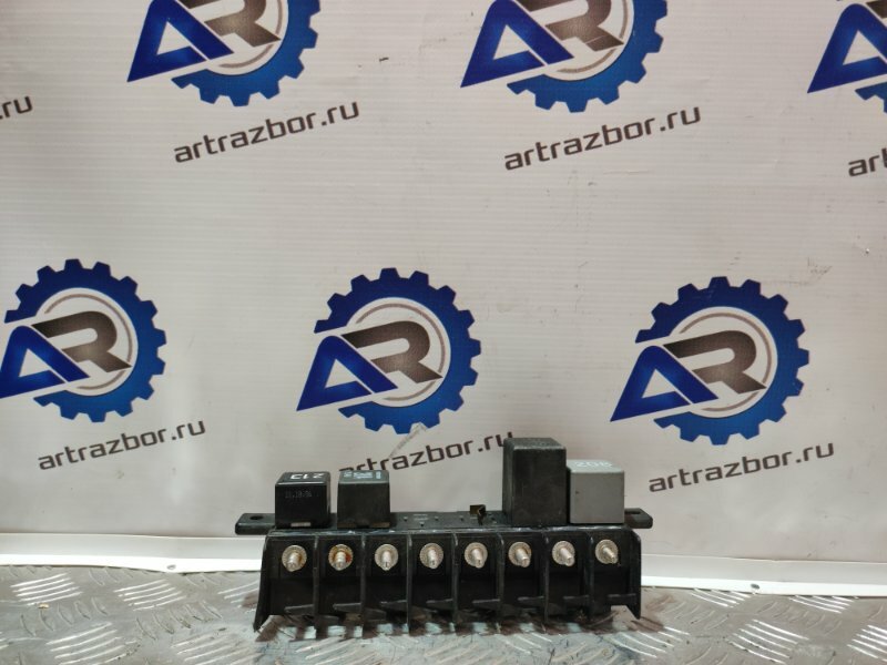 Б/У Блок предохранителей Audi A4 B5 / Ауди A4 B5 1.8 1997