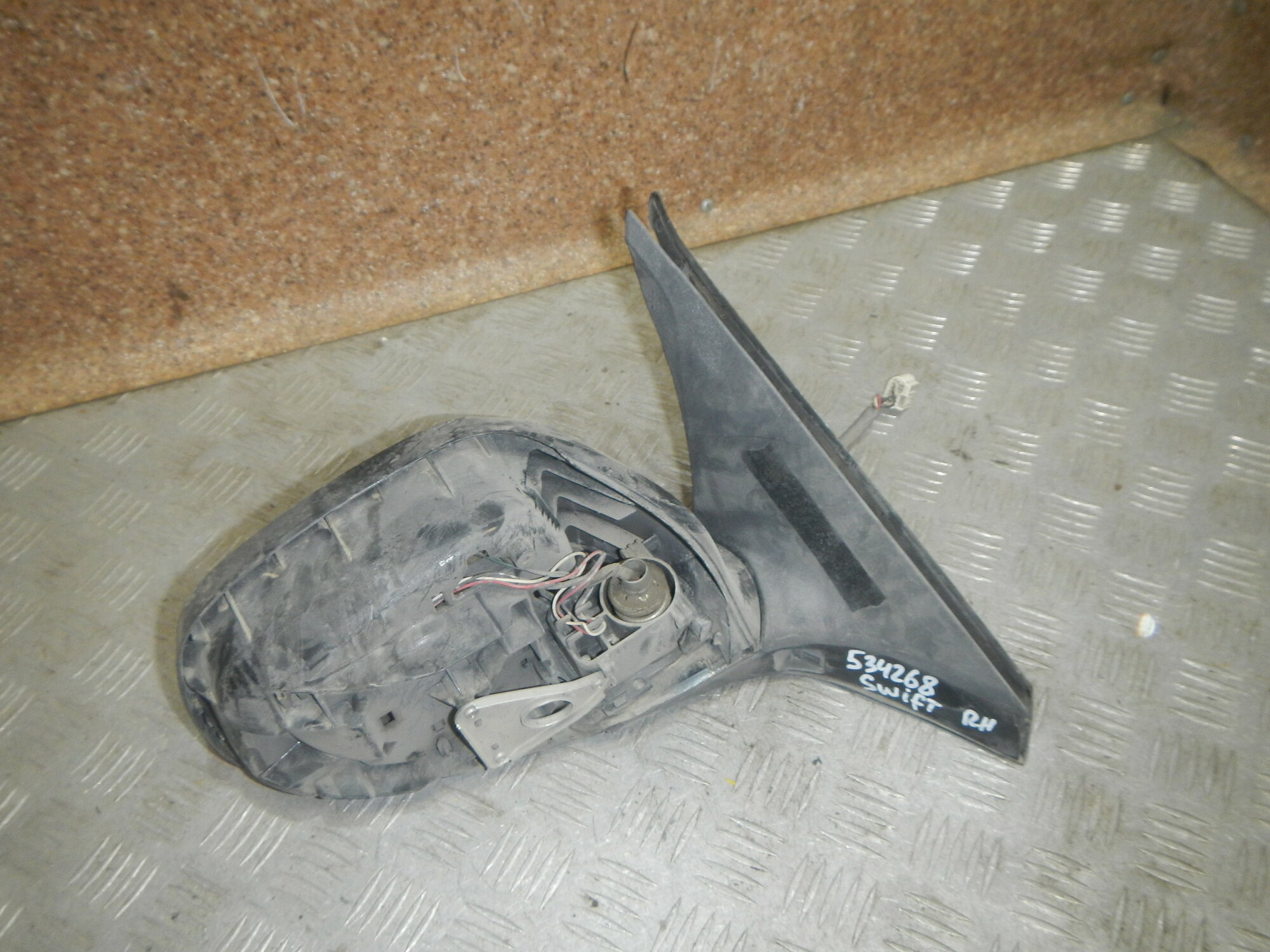 Б/У Зеркало правое электрическое, Suzuki (Сузуки)-SWIFT (04-10) SUZUKI SWIFT (04-10) 5 контактов Без крышки и зеркального...