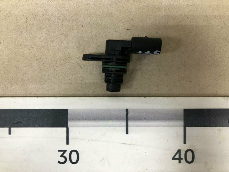 Датчик положения распредвала Volkswagen Polo Sed RUS 2011 кат.номер: 030907601E