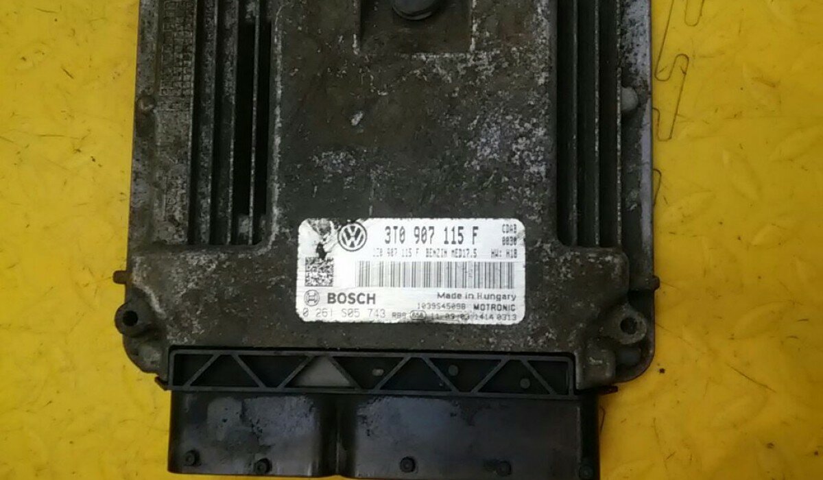 Блок управления двигателем Octavia (A5 1Z-) Skoda 3T0907115F