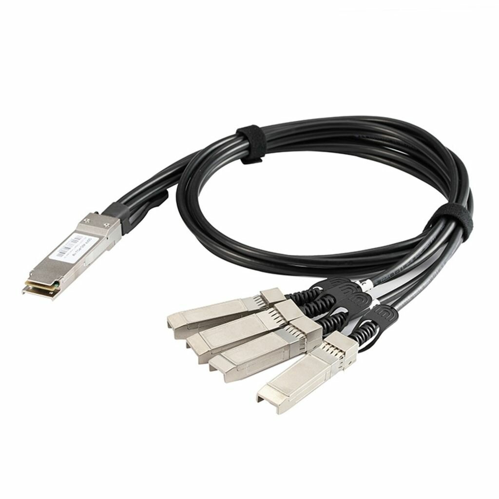 Высокоскоростной медный кабель QSFP+ до 4 SFP+, 1 м