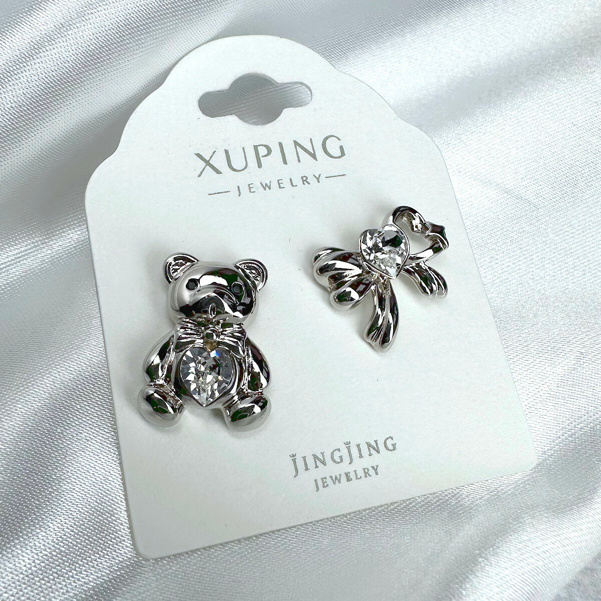 Серьги пусеты, кристаллы Swarovski