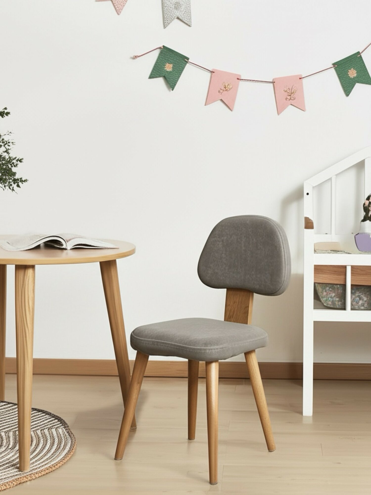 Стул детский мягкий Непоседа трапеция серый, ножки прозрачный лак, рост ребенка 100-120 см