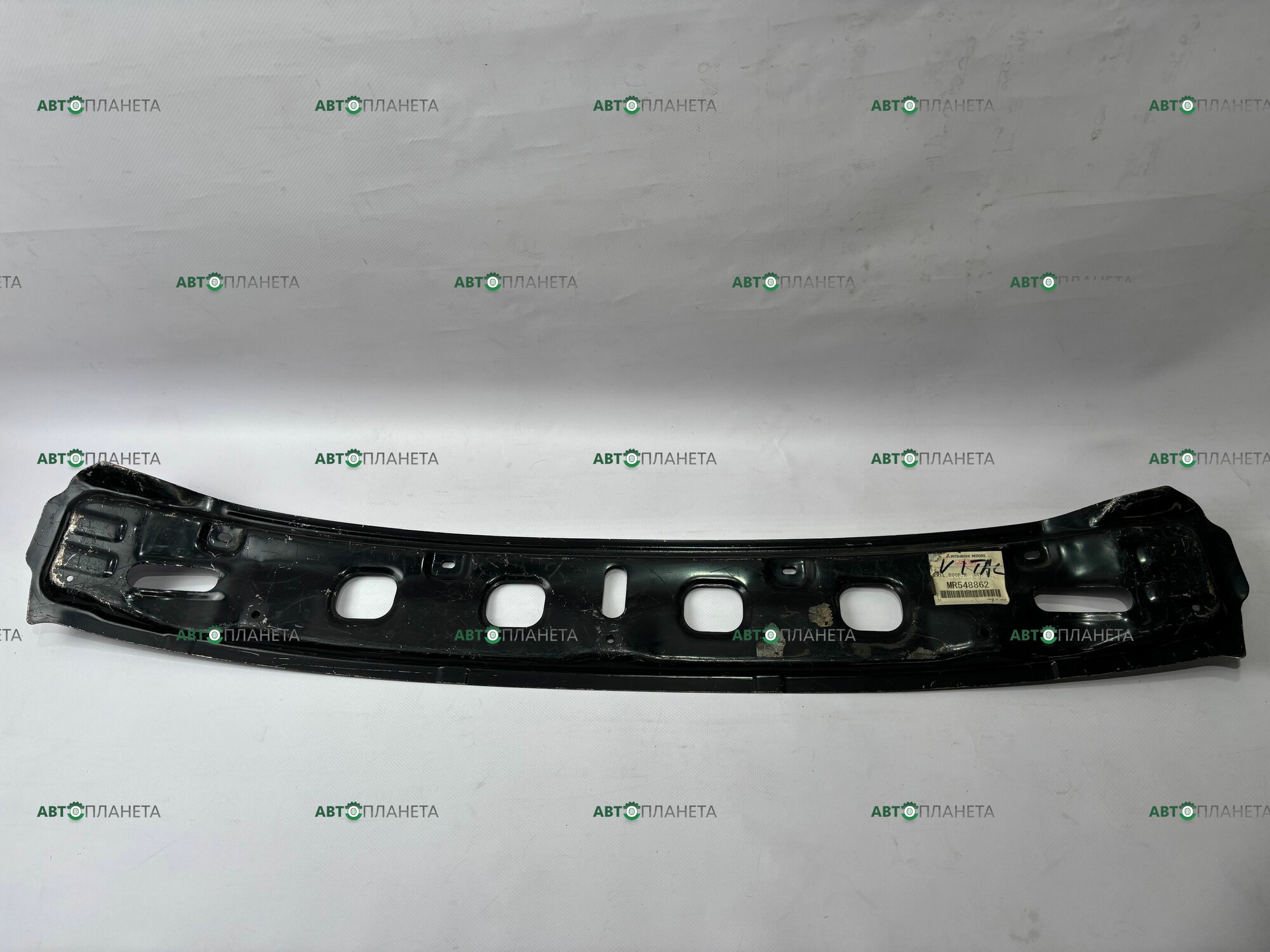Панель Оригинал Mitsubishi MR548862