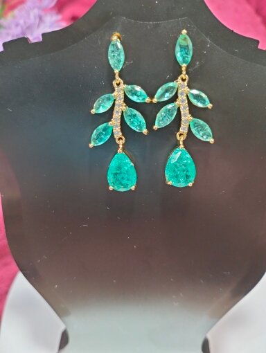 Серьги с подвесками, хрусталь, кристалл