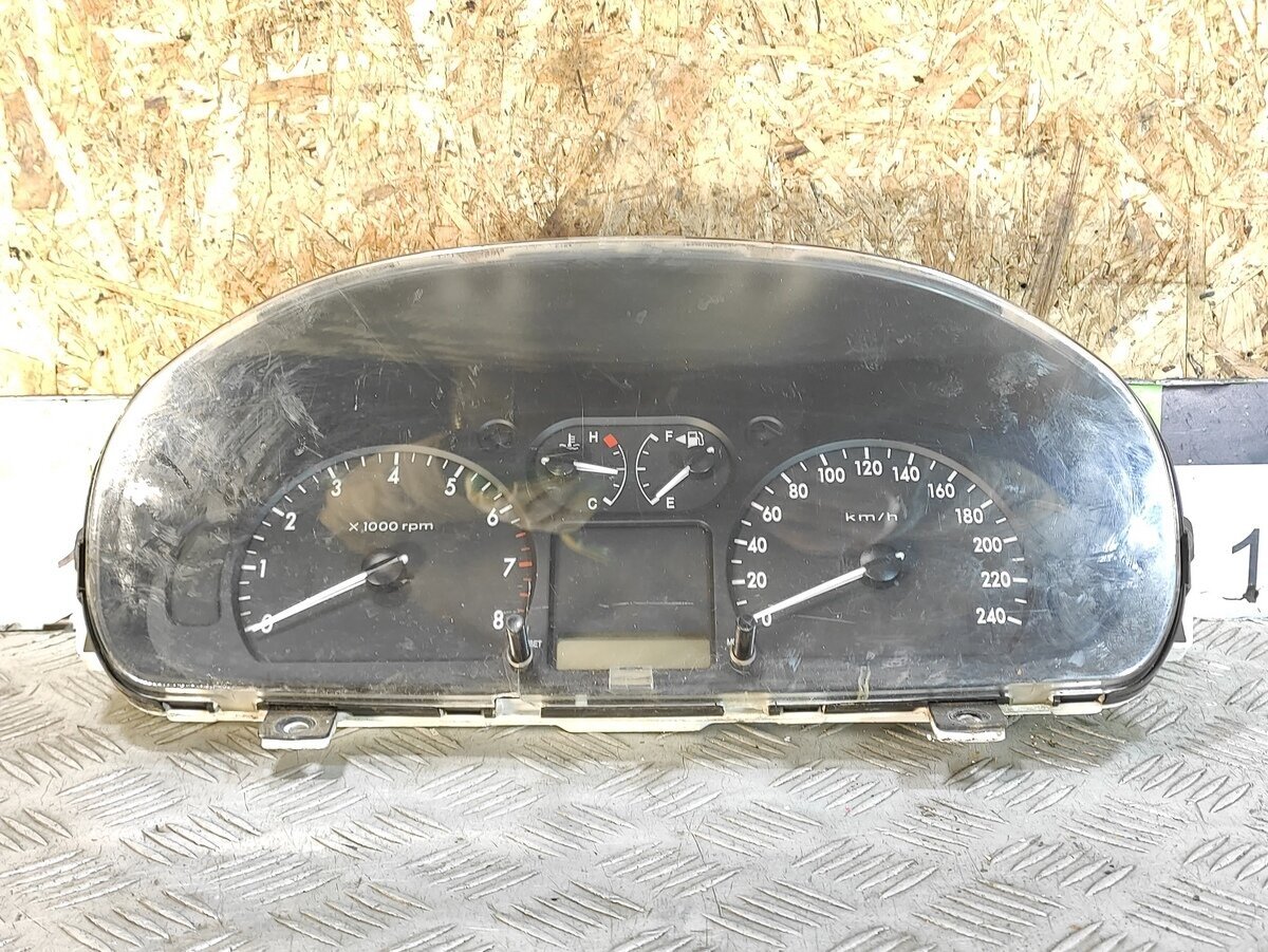 Панель приборов KIA Magentis 2000-2005 940033C945