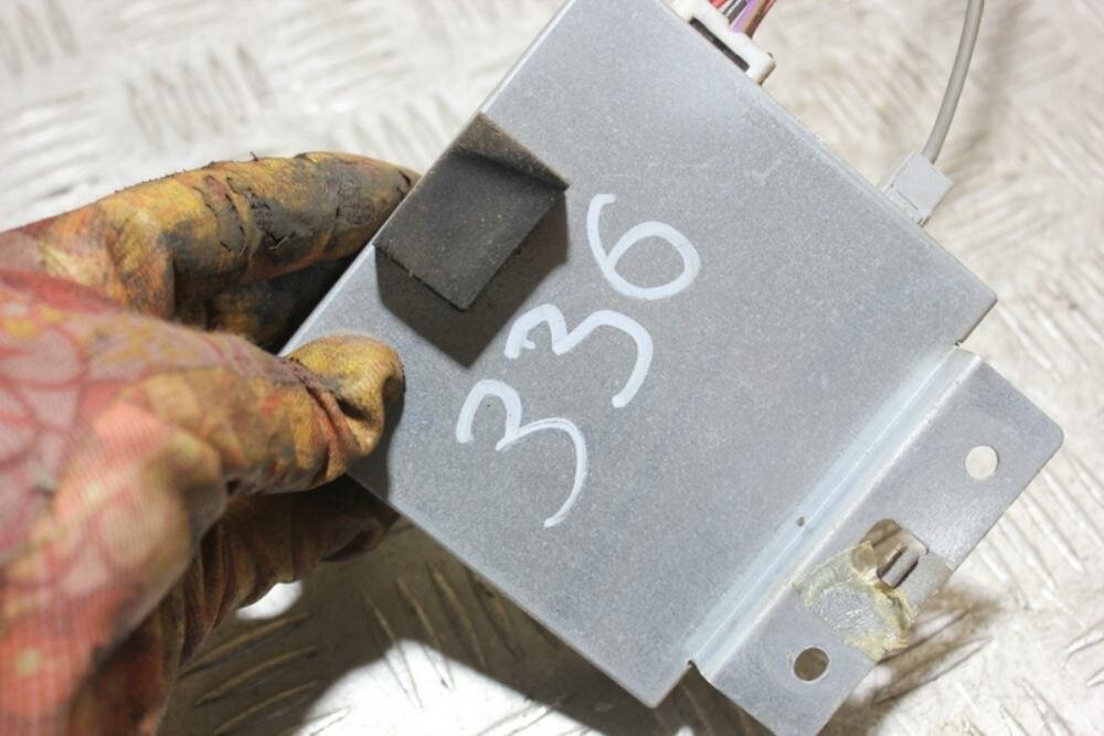 Блок управления центральным замком NISSAN Maxima a32 2859544U05