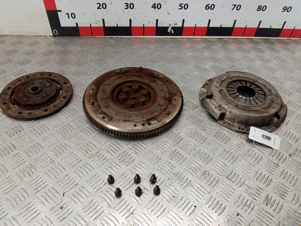 Маховик (демпфер сцепления) Mazda 3 BK Z60111500A арт. 1607181