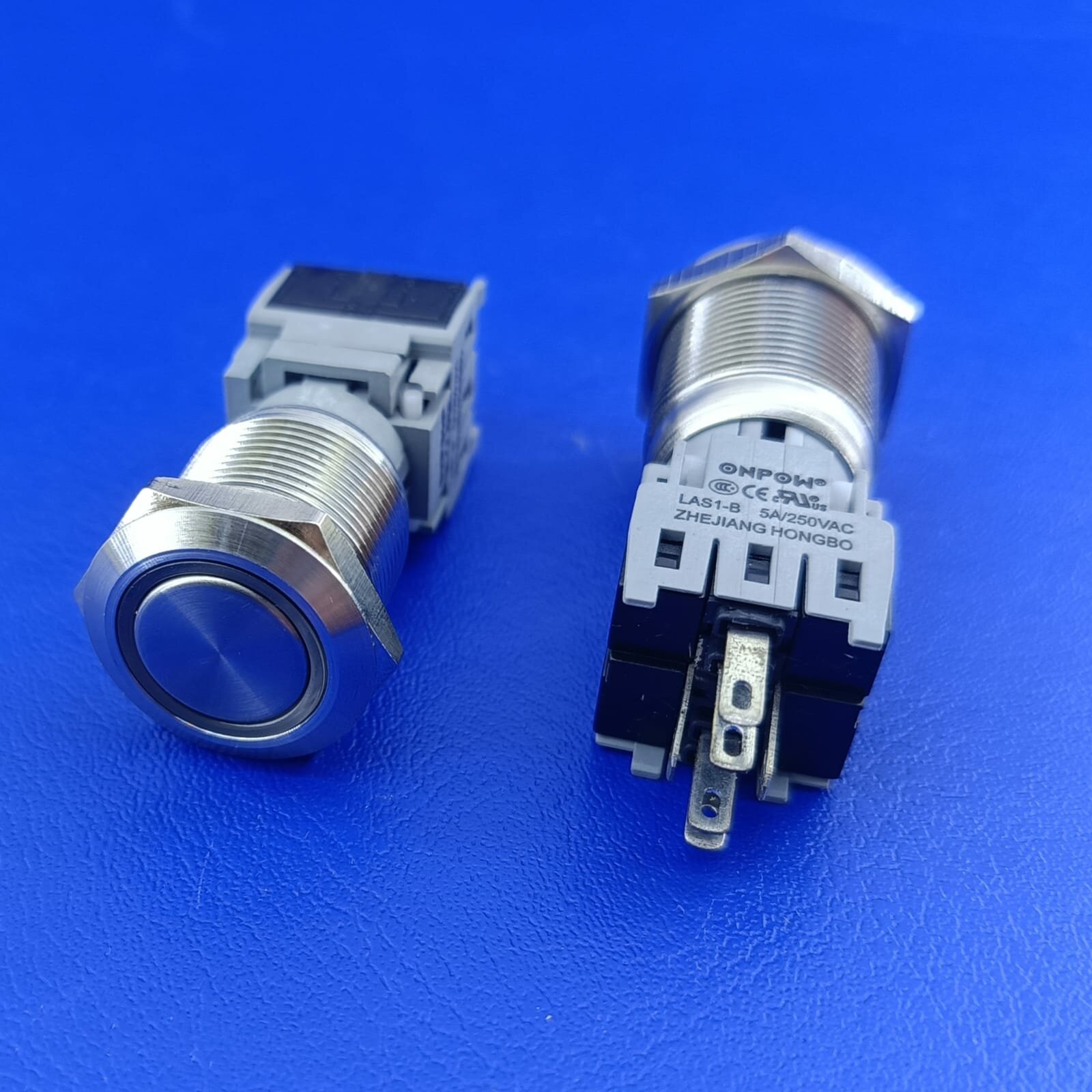 1 штука Кнопка антивандальная LAS1-BGQ-11E/24V красная мет 5A 250V (арт.62553)