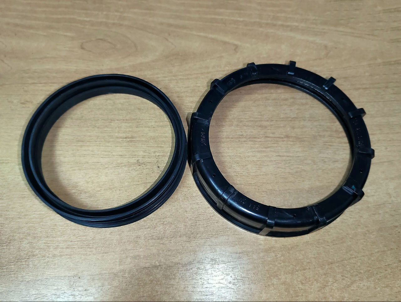 Гайка крепления топливного насоса (VAG) 13 см