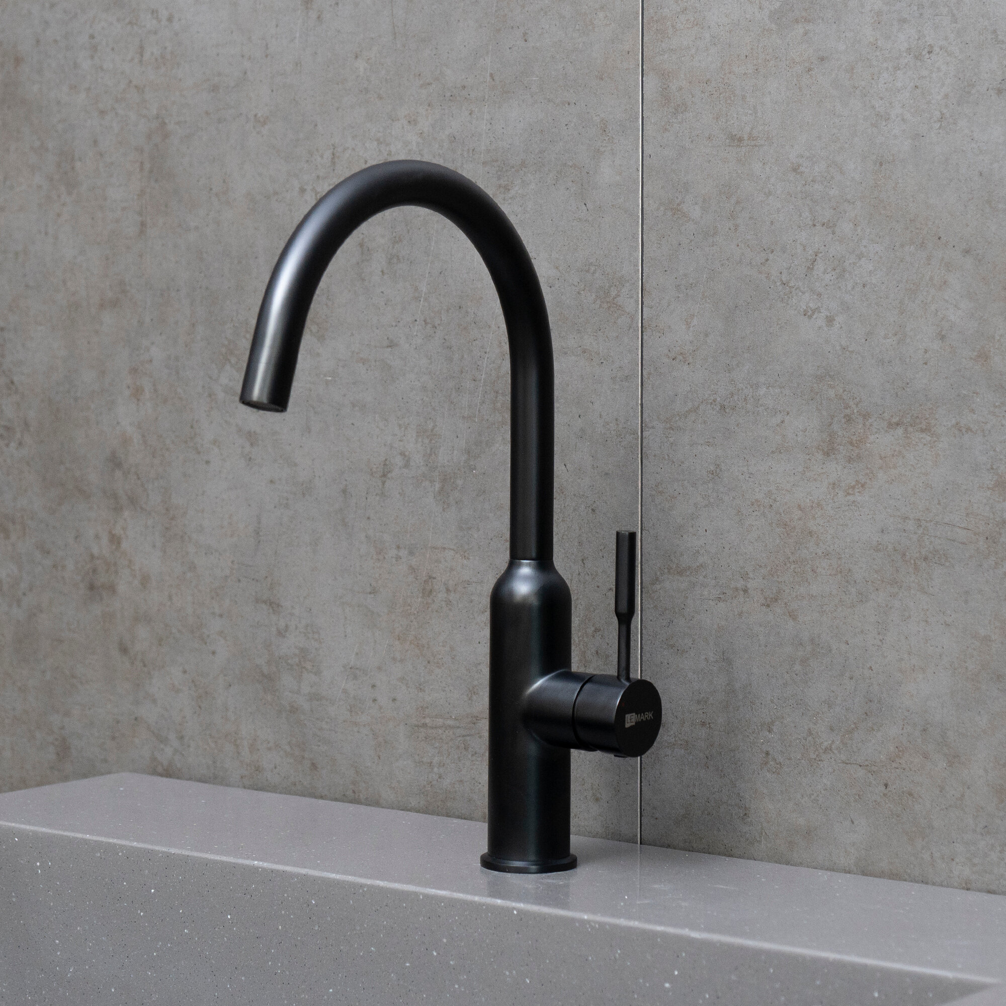 Смеситель Lemark Expert LM5079BL для кухни с поворотным изливом