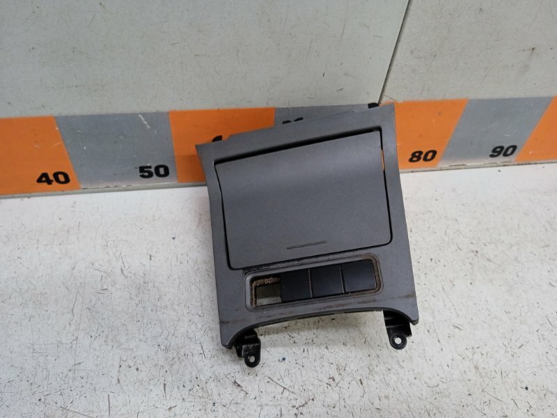 Б/У Фольксваген Джетта 5 Пепельница передняя Volkswagen Jetta 2007 5, 1K2 263588 VAG арт. 1K0857961