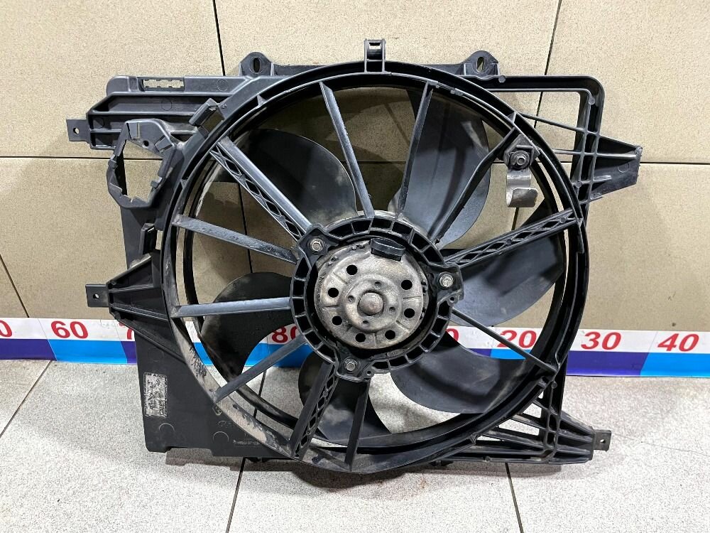 Вентилятор радиатора Renault Kangoo 7701048284