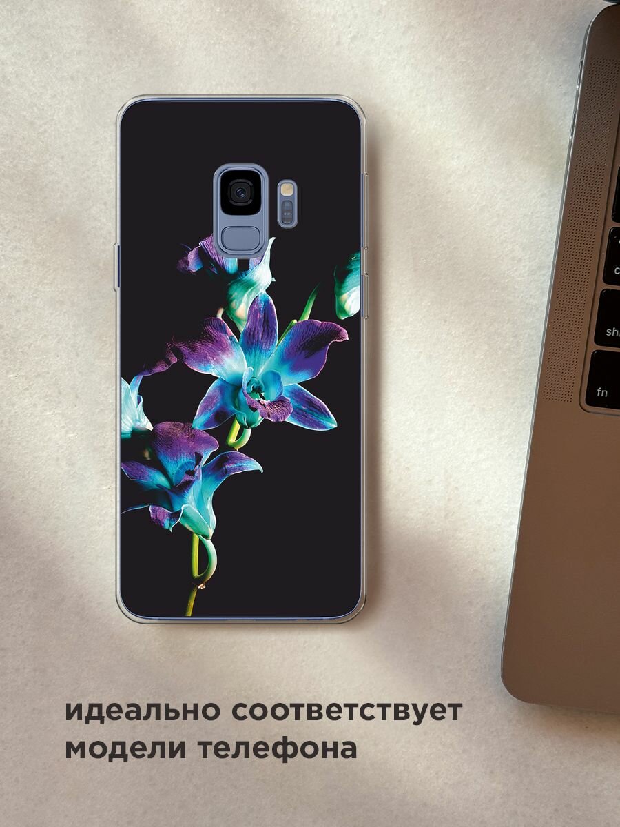 Чехол на Samsung Galaxy S9 / Самсунг Галакси С9 с принтом "Синий цветок на черном" — фото 1
