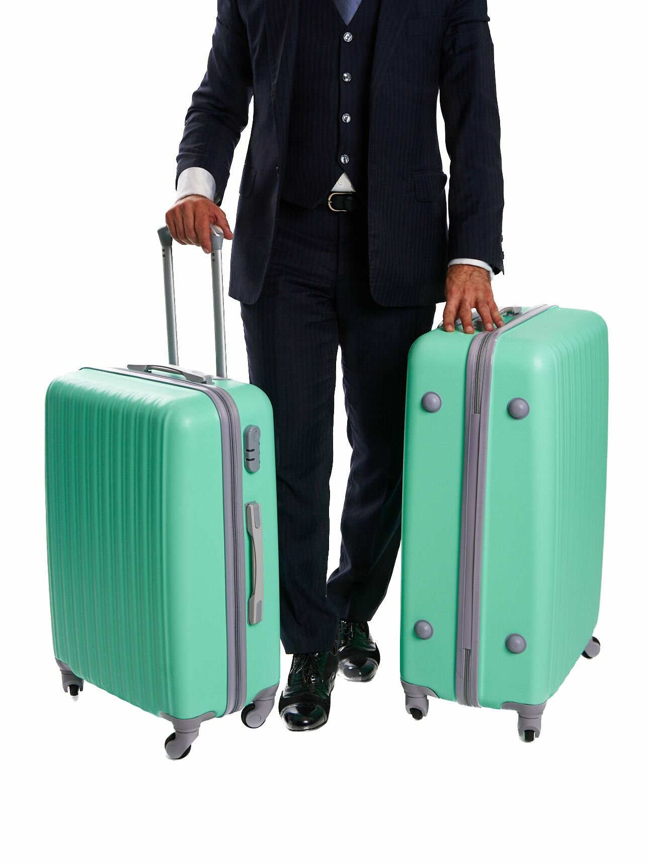 Комплект чемоданов 