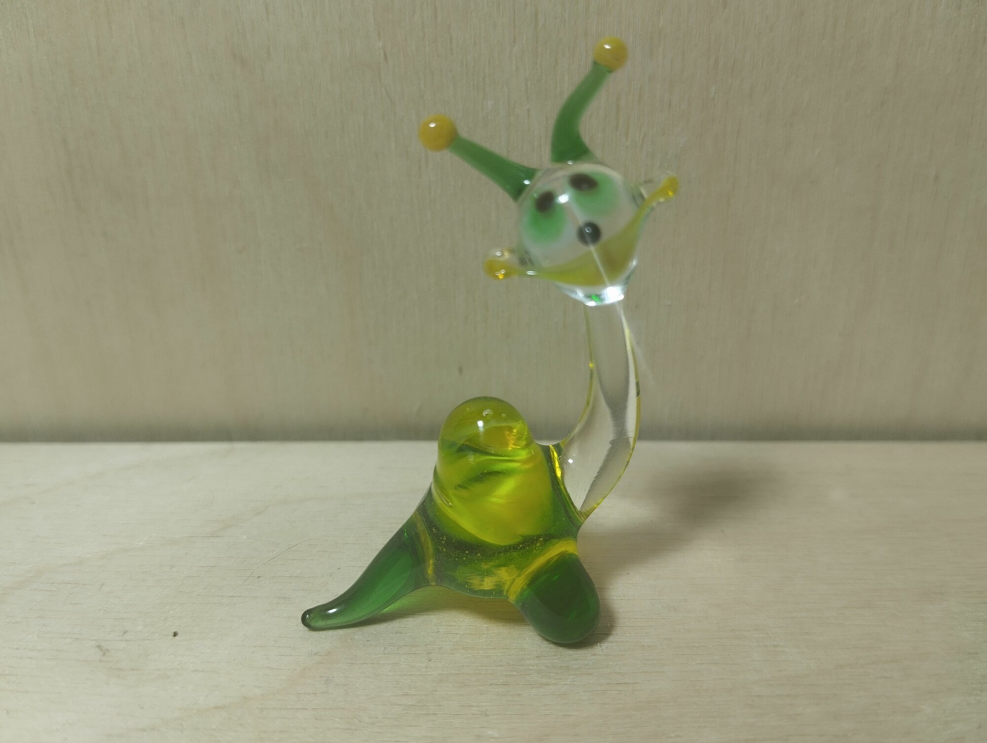 Стеклянная фигурка улитка