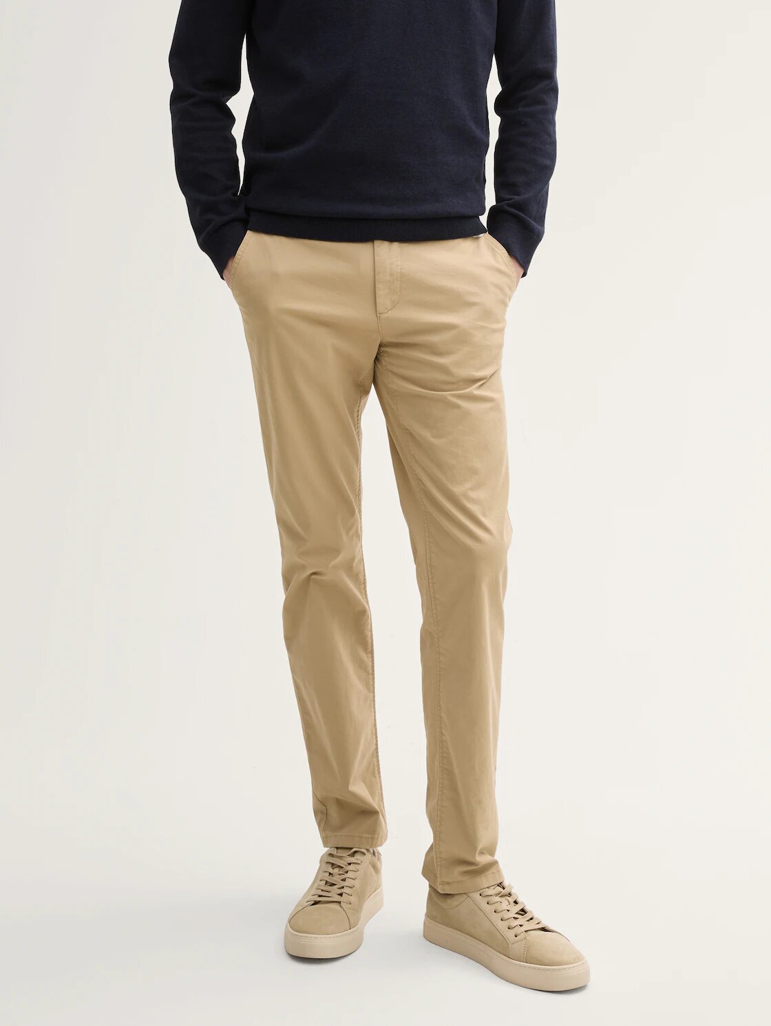 Брюки чинос