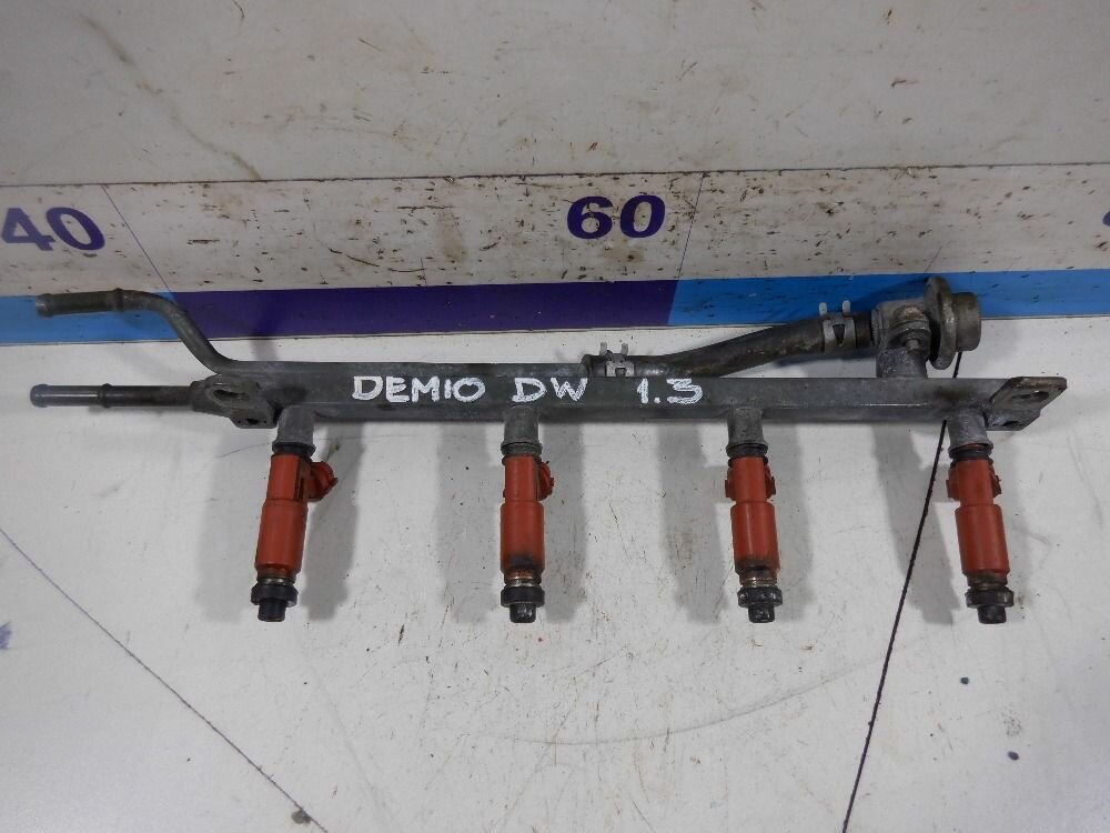 Форсунка топливная Mazda Demio