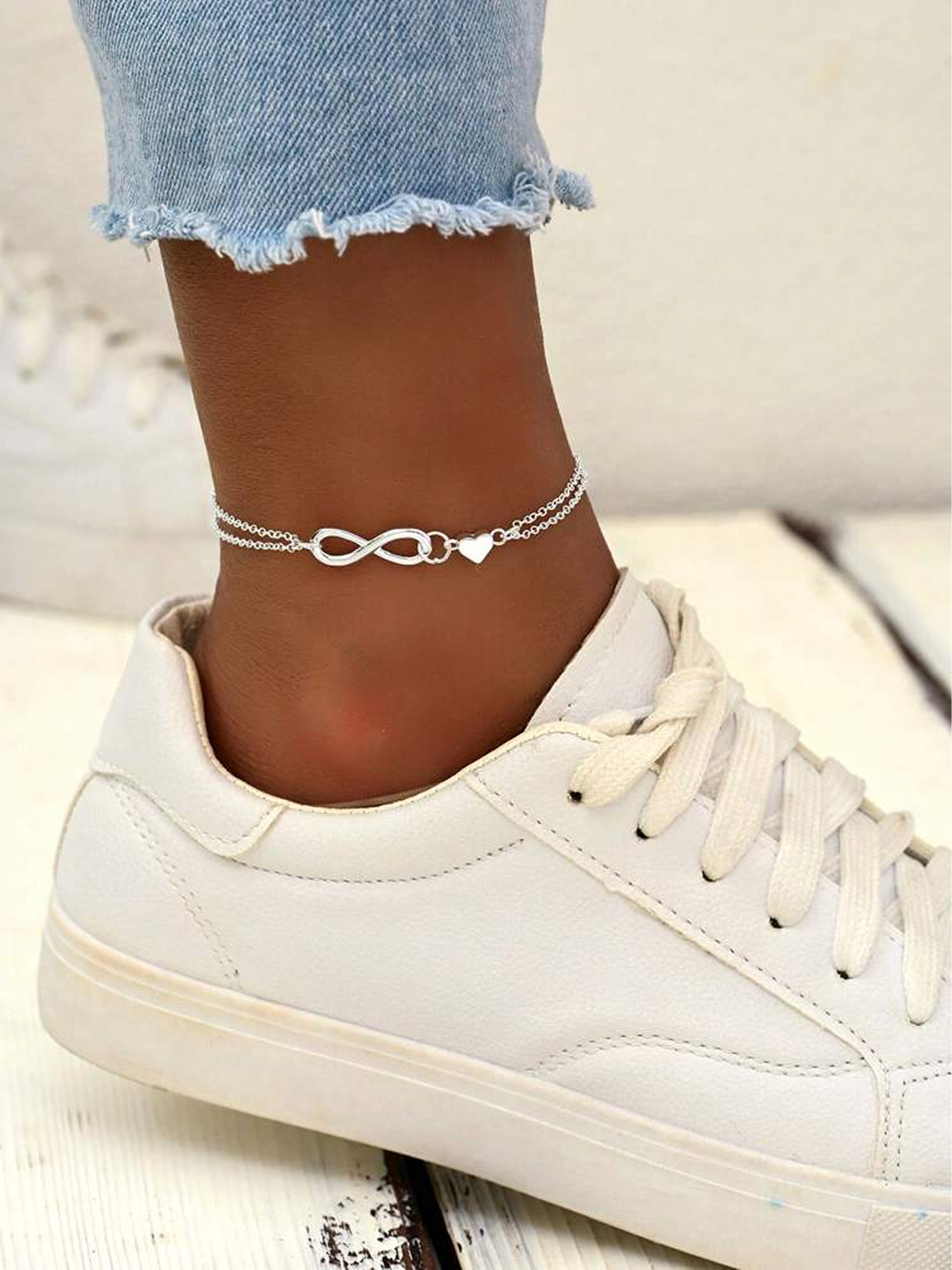 Браслет на ногу