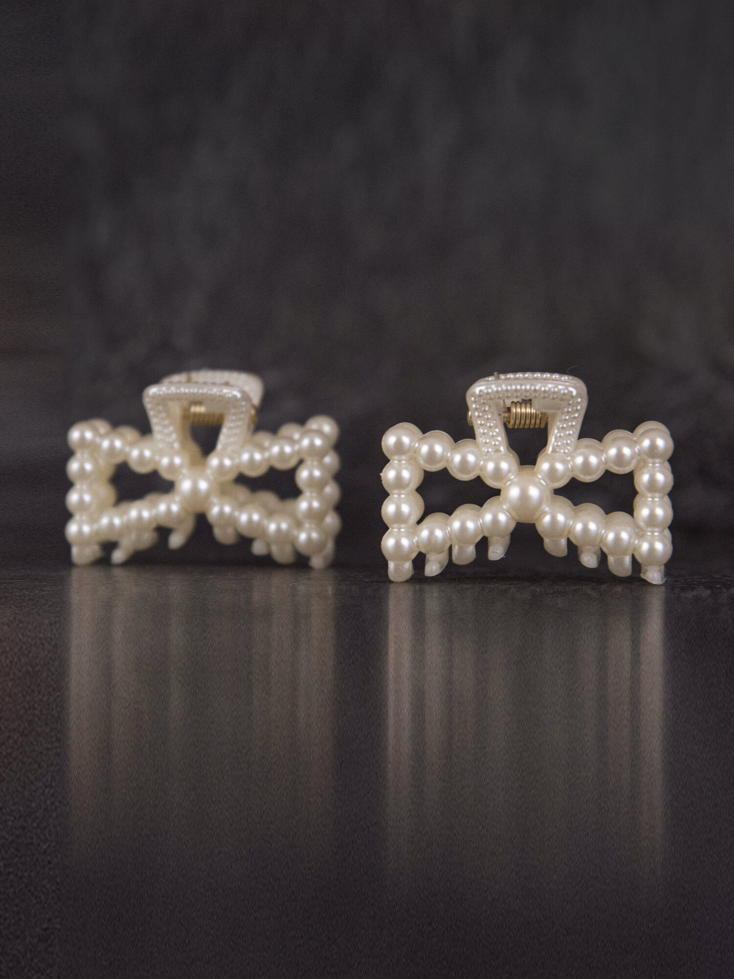 Краб для волос в форме бантика жемчужный с бусинками набор 2 штуки