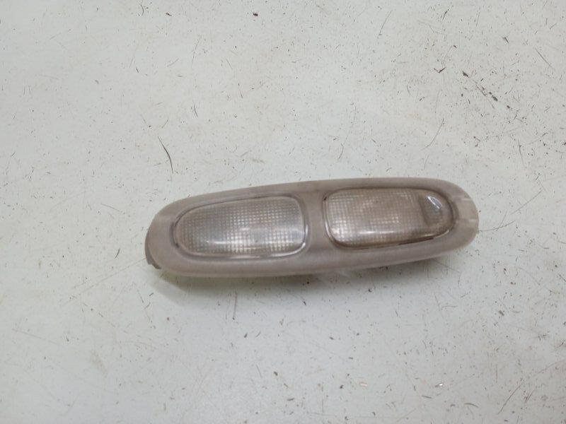 Б/У Шевроле Трейлблейзер Плафон салонный Chevrolet TrailBlazer 2004 GMT360 207663 GENERAL MOTORS арт. 15007227