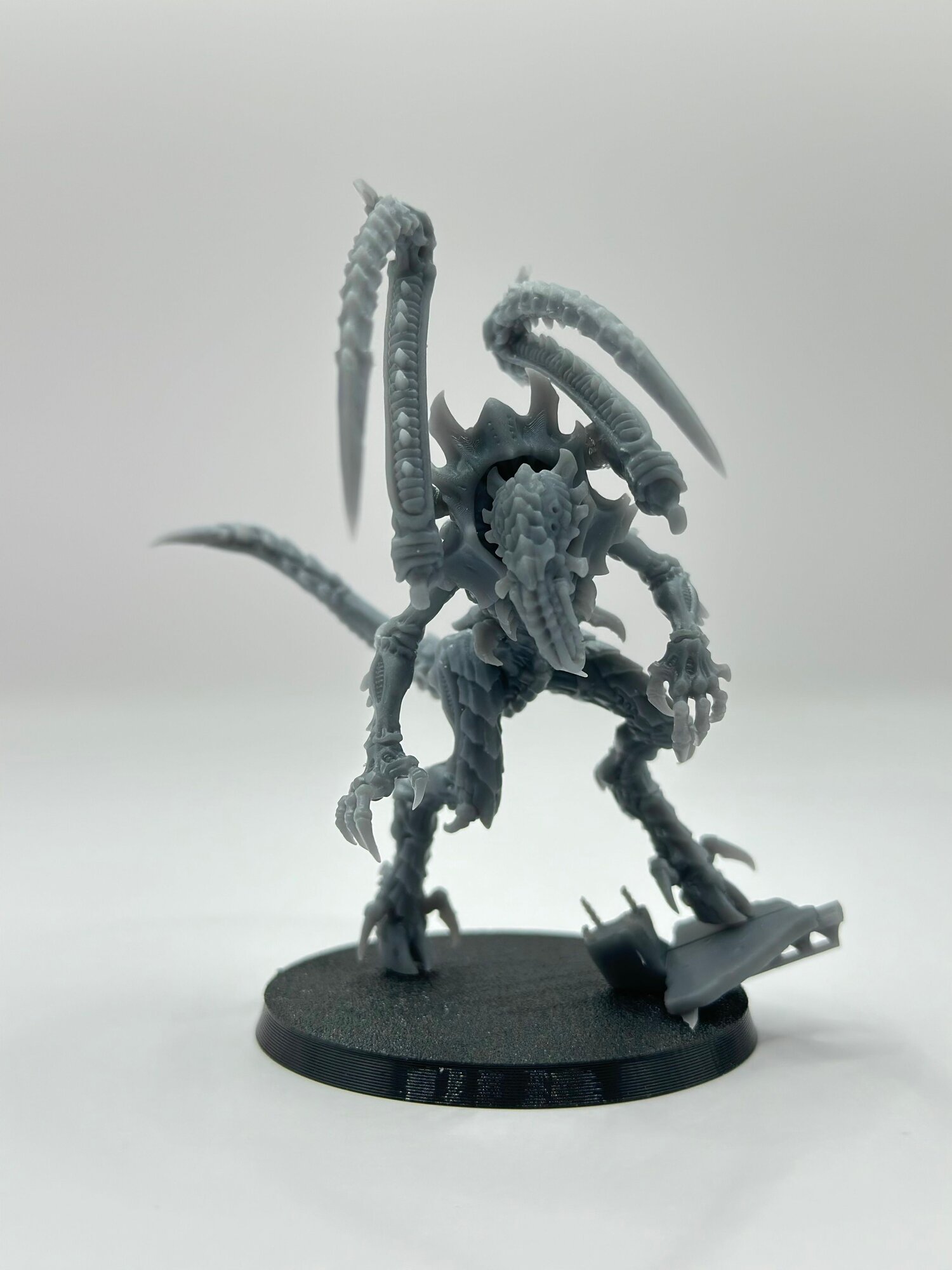 Миниатюра "Tyranids: Lictor" Warhammer 40k, НРИ. 1 штука.