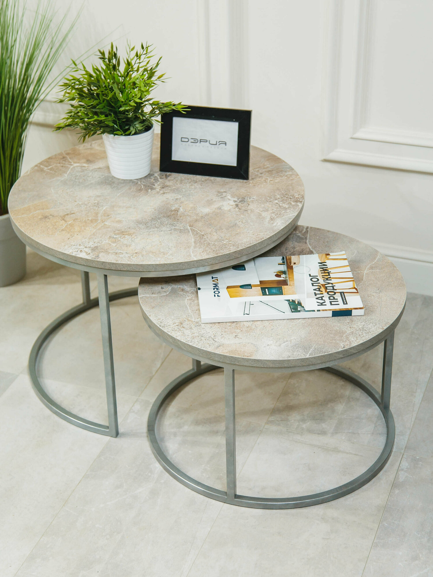 Круглый двойной столик в прихожую, на балкон, придиванный для книг на металлической ножке, ЛДСП 60х60х41