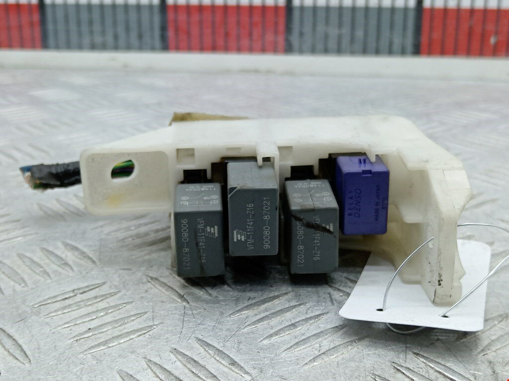 Блок реле Toyota Avensis 3 (T270) арт. 2006621