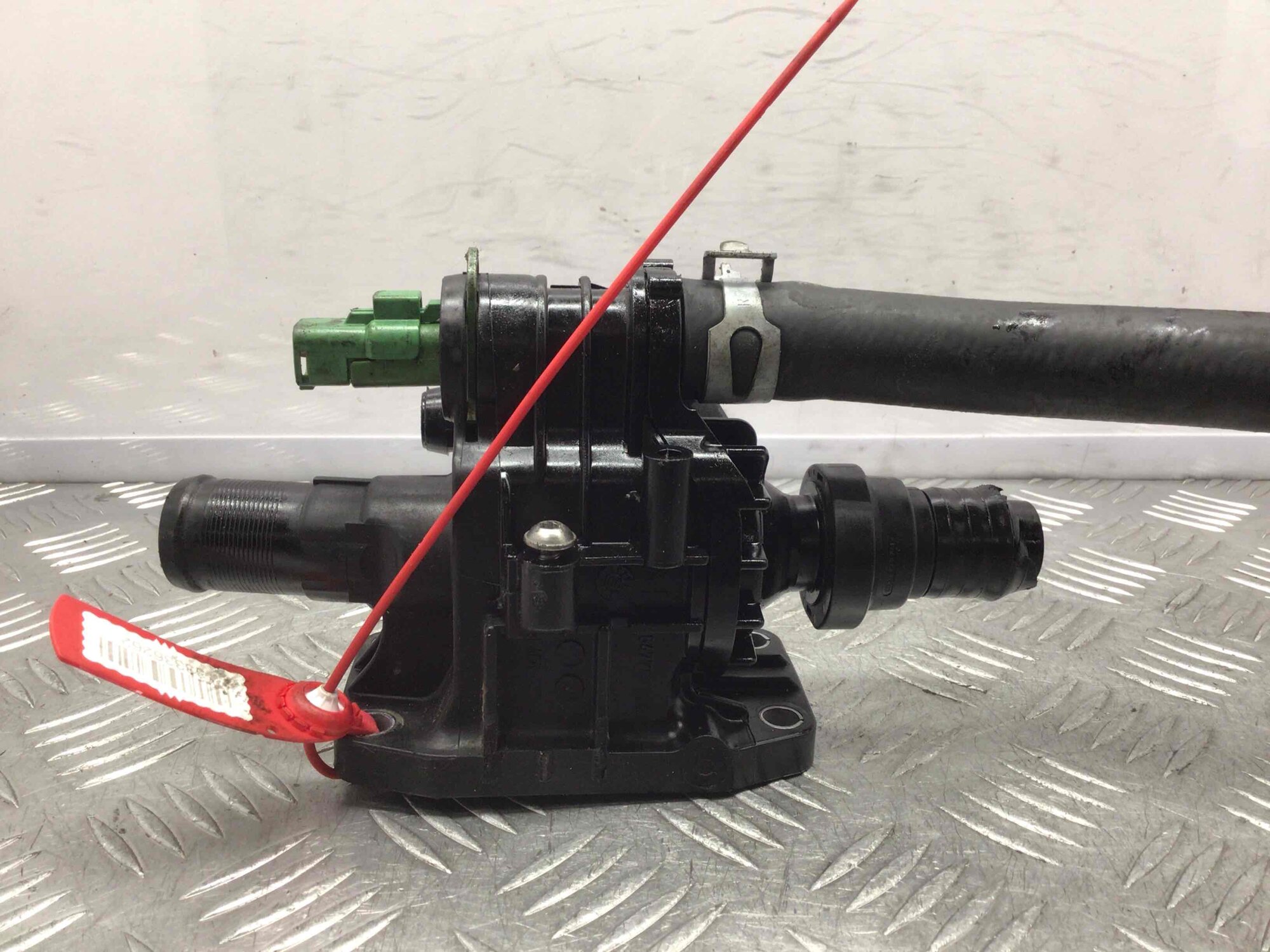 Б/У Корпус термостата Ford Focus 2 поколение (2005-2008) 2006 г.