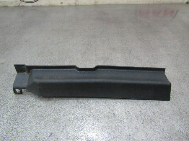 Накладка стойки лобового стекла левая MAN TGS, TGA, TGM, TGL / Есть повреждение!!!