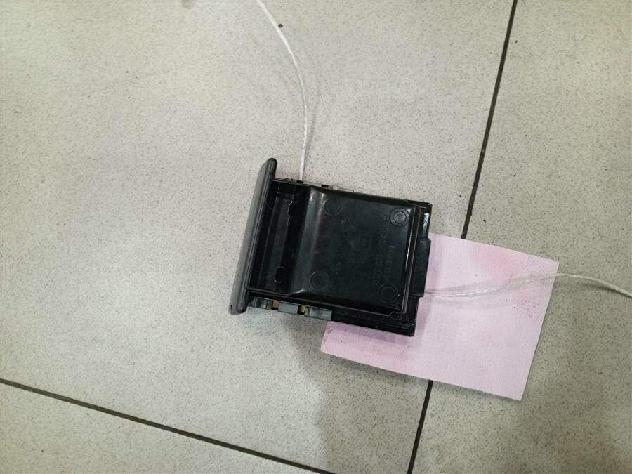 Пепельница передняя от Nissan Pulsar 1995-2000