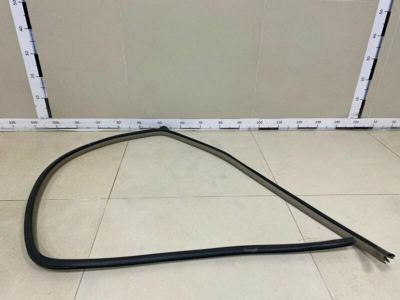 Уплотнитель проема двери задней правой Toyota Camry XV30 2001-2006 кат.номер: 6233133070B1