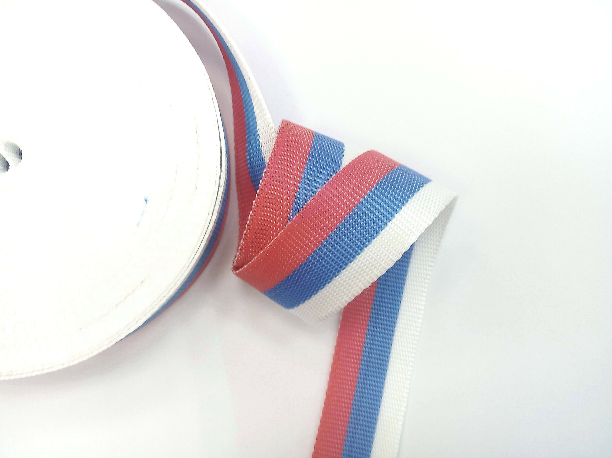 Стропа триколор, текстильная ременная лента шир. 40 мм, 10 метров (российский флаг)