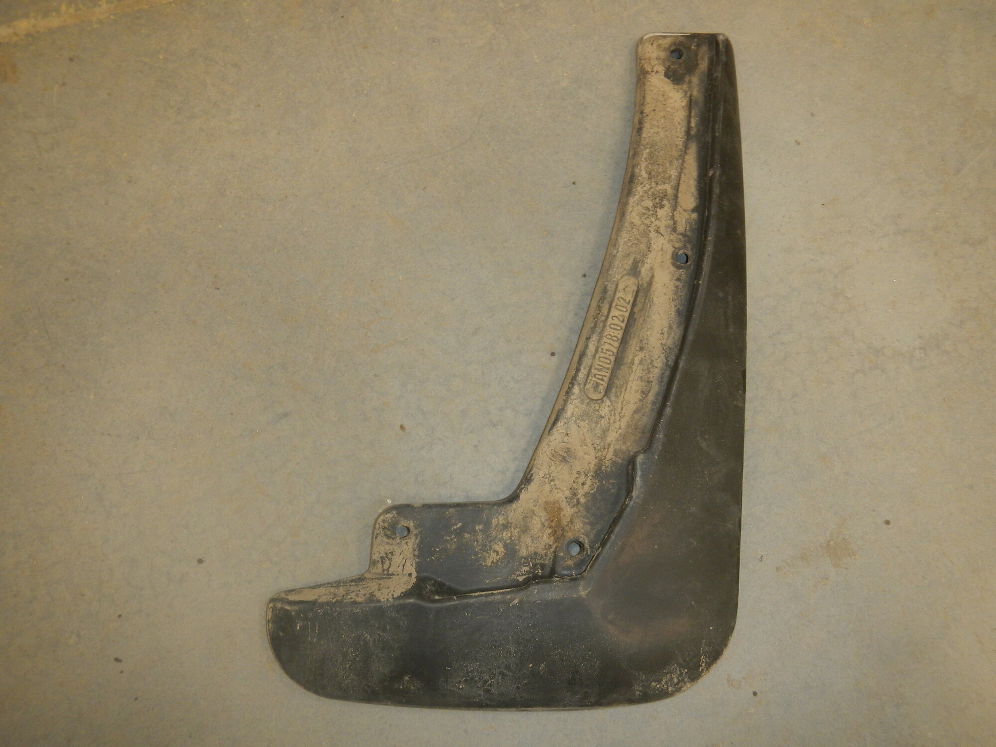 Б/У Брызговик задний правый, Jetour (Джетур)-DASHING (22-) Jetour Dashing (22-) Потертости. 590638 JETOUR арт. AN05780202