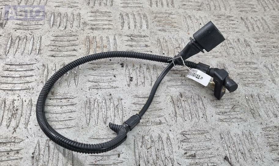 Датчик положения коленвала Volkswagen Golf-4