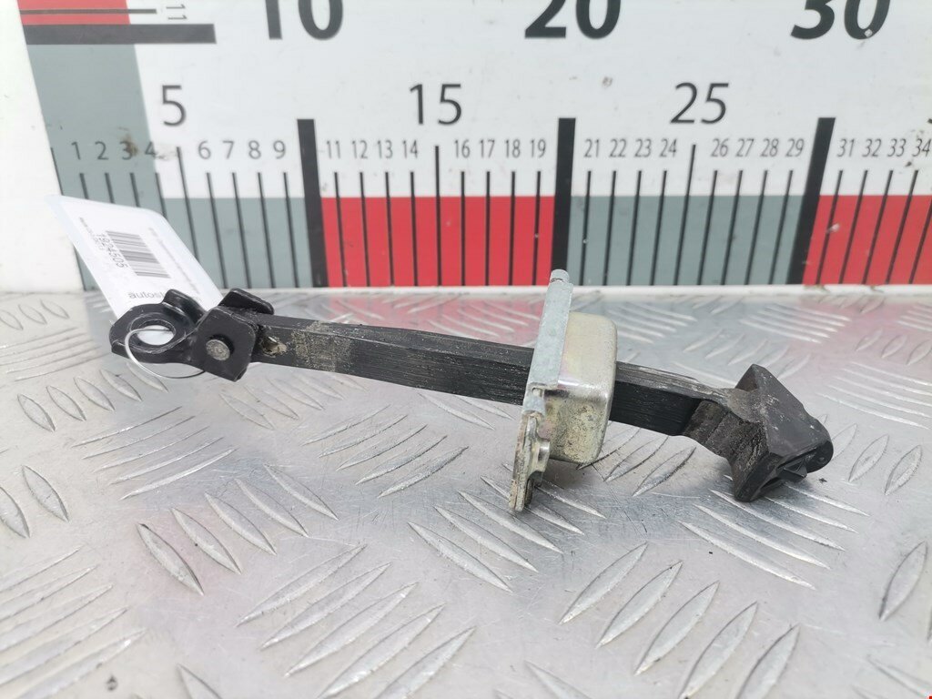 Ограничитель открывания двери задней Mazda CX-3 (DK) D10E72270 арт. 1924505